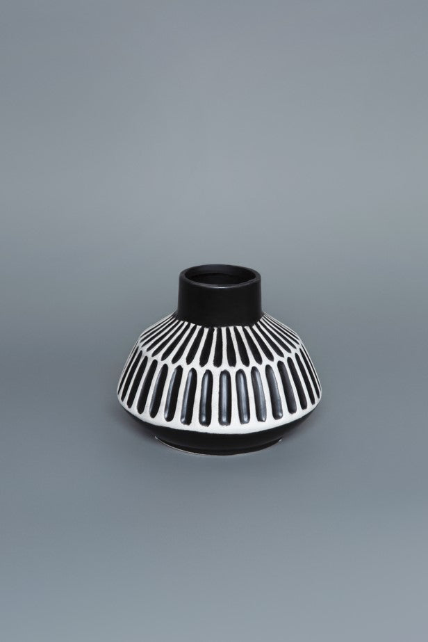 Sierre Black and White Vase – Glasshouse Interior